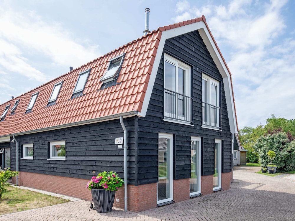 Holiday Home Near Forest With Wellness Garden - Texel