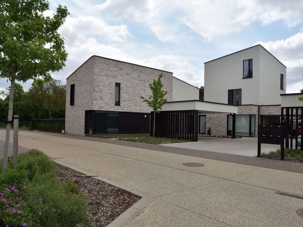 Modern Holiday Home In Maasmechelen With Sauna - Maasmechelen