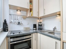 Casa | Cozinha privada | Uma chaleira elétrica, uma torradeira 