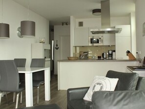 Casa | Cozinha privada | Um forno, uma chaleira elétrica, uma torradeira 