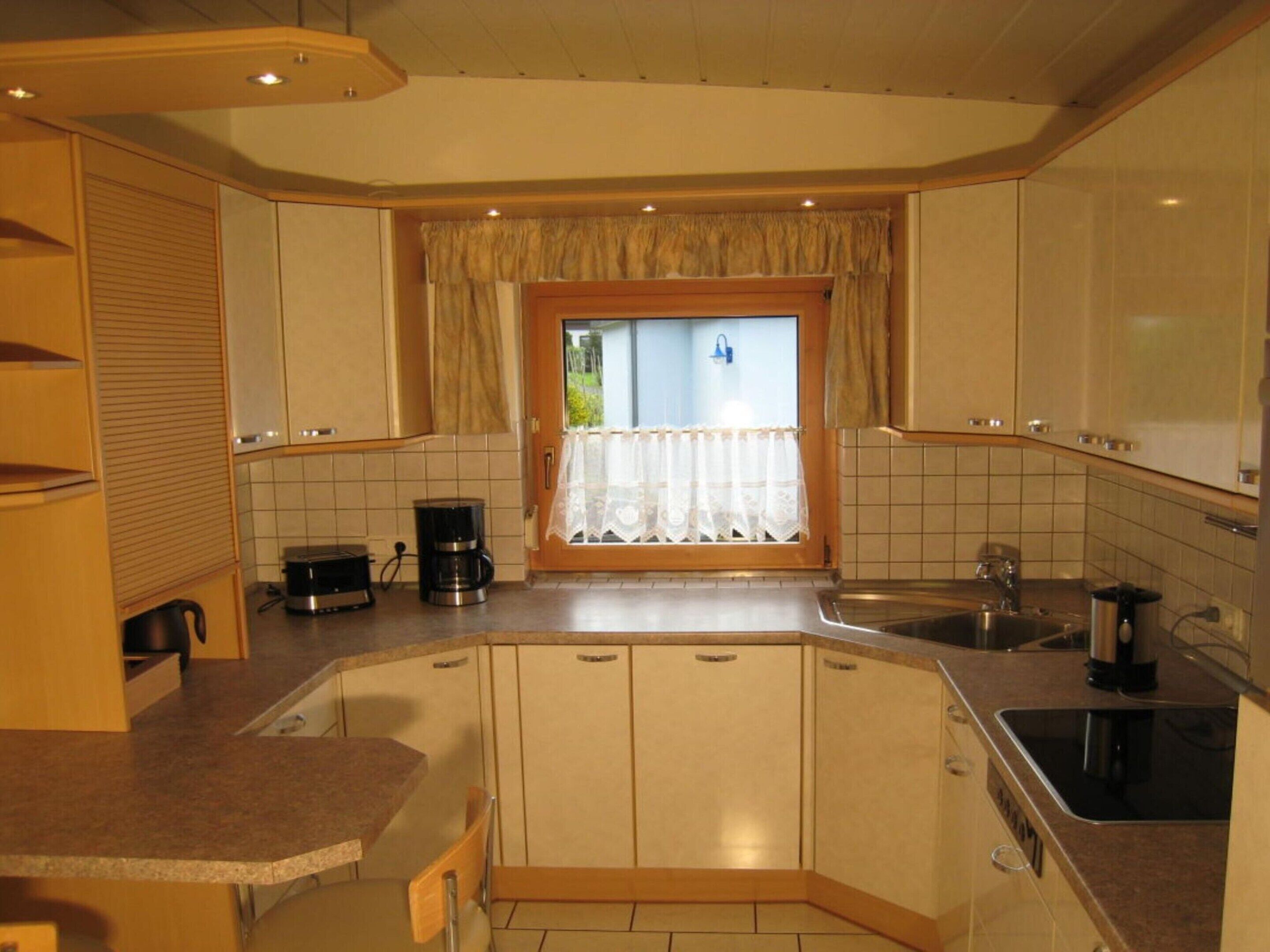 Apartamento | Cozinha privada | Um forno, uma placa de cozinha, uma torradeira 