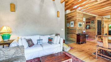 Casa (2 Bedrooms) | Interior