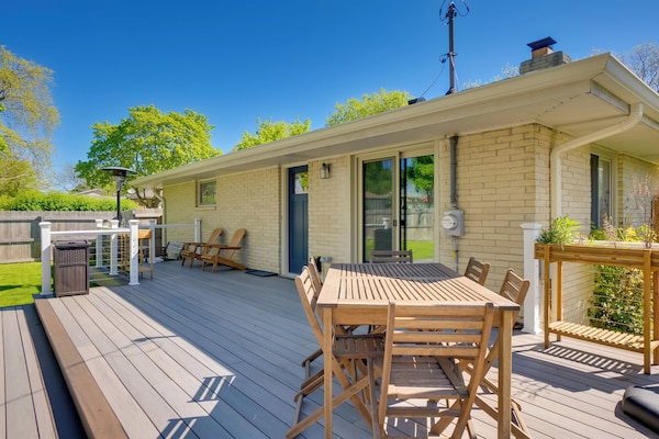 Cozy Milwaukee Apartment W/ Deck, 2 Mi To Airport! - Oak Creek, WI