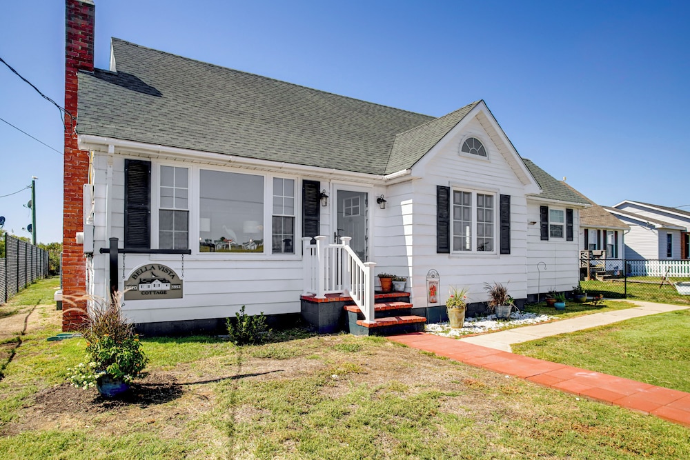 Unique Tangier Cottage W/ Chesapeake Bay Views! - Tangier, VA