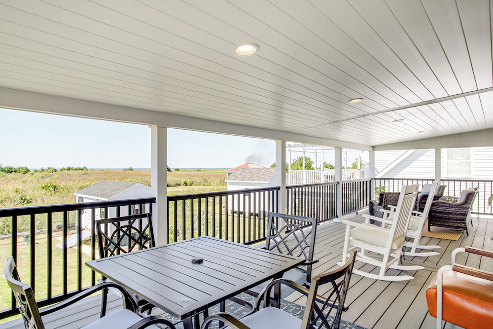 Unique Tangier Cottage W/ Chesapeake Bay Views! - Tangier, VA