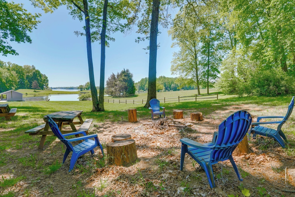 Waterfront Lake Anna Home W/ Dock & Beach Access! - Lake Anna, VA