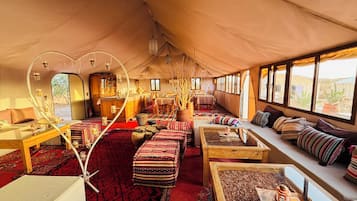 1 quarto, Wi-Fi de cortesia, roupa de cama
