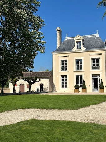 Vista para o jardim. Domaine de l'Ecorcerie