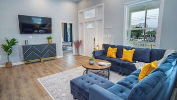 Casa, 4 quartos (4 Bedrooms) | Televisor de 50 polegadas com canais digitais