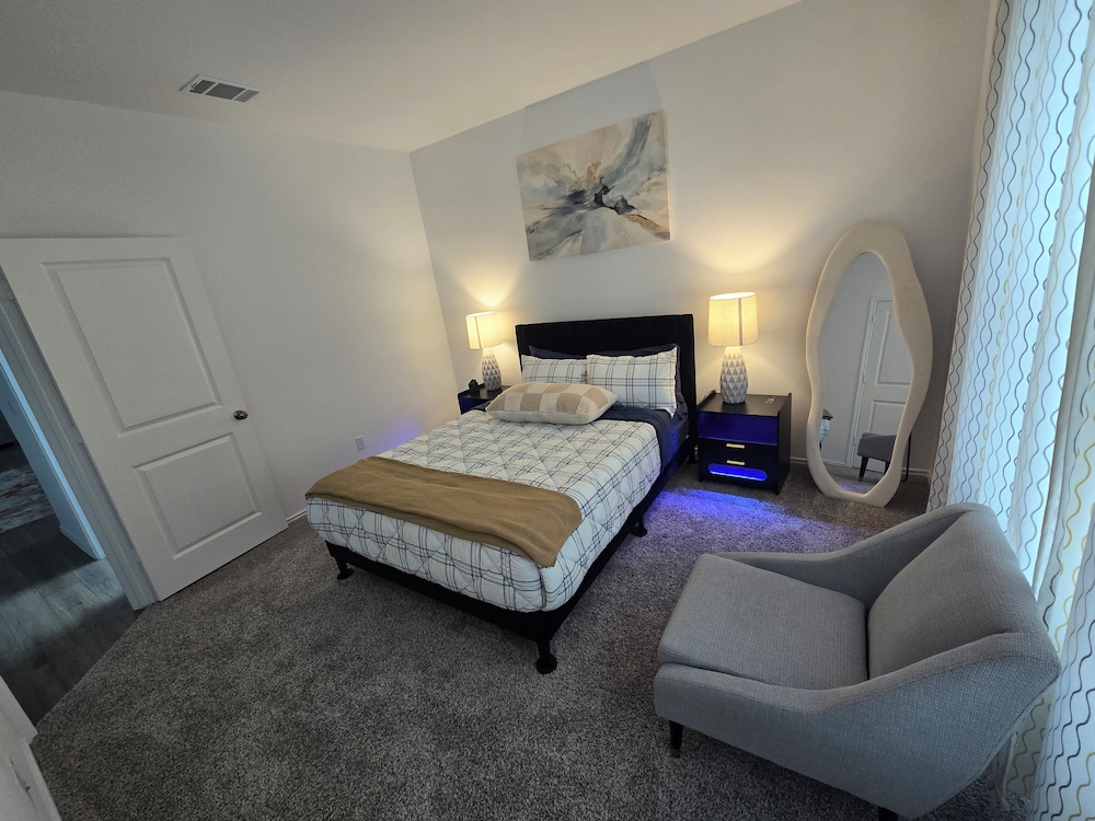 Attached 1 Bedroom Private Suite - Buda, TX