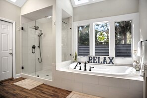 Casa, várias camas, cozinha, vista para a piscina (106 Baynard Cove) | Casa de banho
