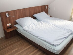 Casa | 3 quartos, com mobília individualizada, ferro/tábua de engomar 