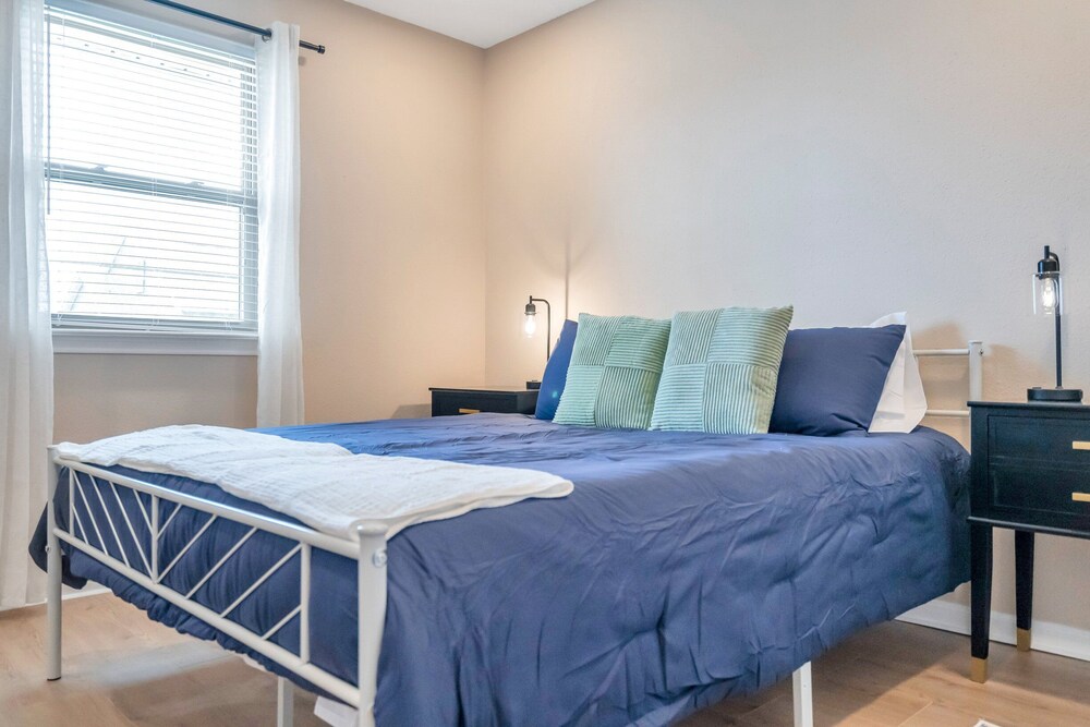 Waterfront, King Suite, Fully Stocked, Minutes From New Orleans, Pets Welcome - Lake Salvador, LA
