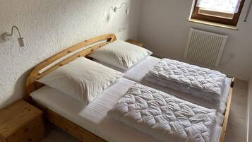 Casa | 5 quartos, com mobília individualizada