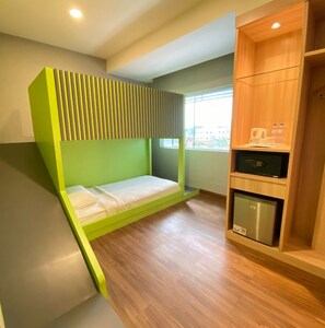Quarto Familiar | 1 quarto, secretária, cortinas/cortinados opacos, Wi-fi grátis 