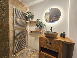 Casa | Casa de banho | Um polibã 