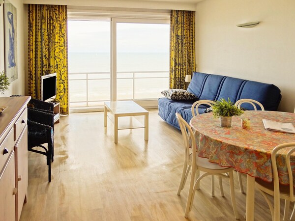 Seaside Getaway W/ Balcony - Nieuport