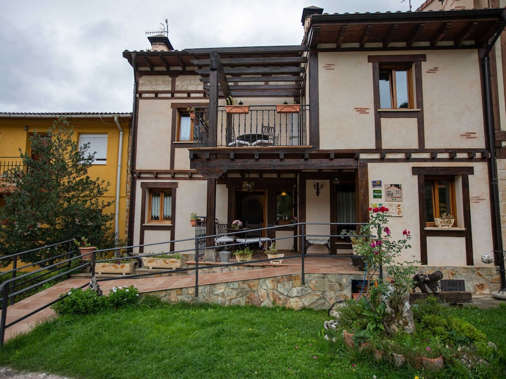 Belvilla By Oyo Casa Rural Poza De La Torca Ii - Frías, España