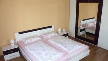 Apartamento | 1 quarto, com mobília individualizada, roupa de cama fornecida