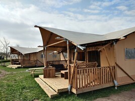 Tenda | Exterior