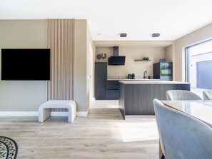Casa | Cozinha privada | Um micro-ondas, uma chaleira elétrica, uma torradeira 