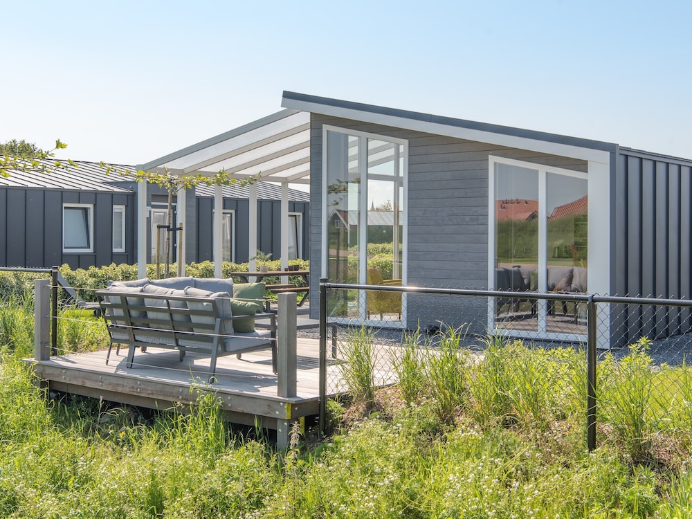 Modern, High-quality Chalet With Wifi - Wemeldinge