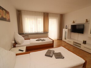 Apartamento | 2 quartos, com mobília individualizada, roupa de cama fornecida 