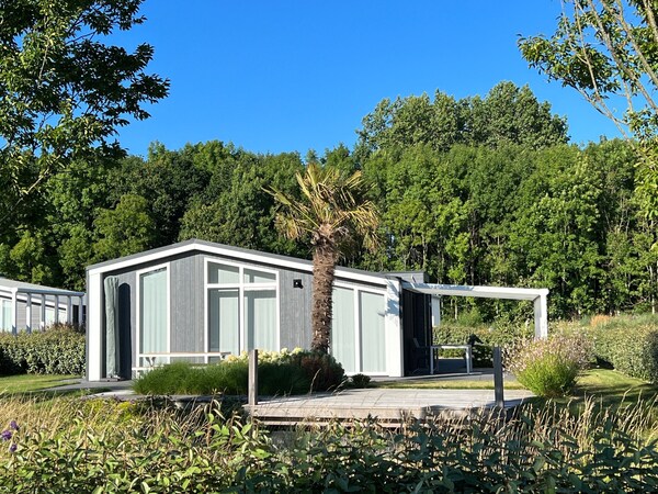 Holiday Home In Zeeland With Streamside Terrace - Wemeldinge