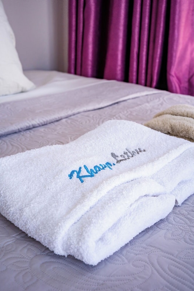 Khayalethu Cottage 2 Cozy Home, 10mins Walk To The Majestic Falls. Lovely Garden - Victoria Falls