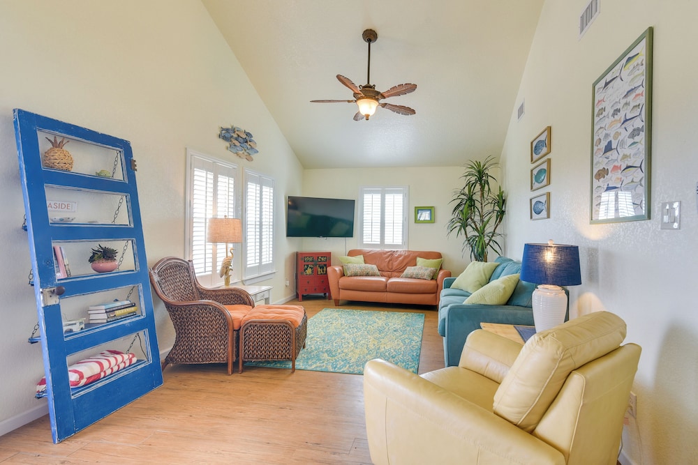 Walk To Shore: Surfside Beach Home W/ Bay Views - Surfside Beach, TX