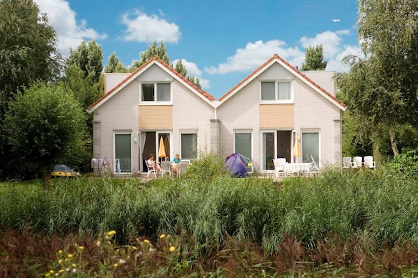 Holiday Home At A Holiday Park In Friesland - Friesland