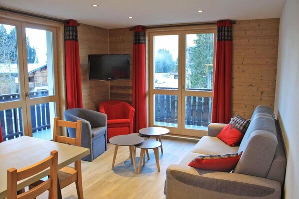 Ground floor, balcony, tv, 60m², Les Gets Reviews, Deals & Photos 2026 ...