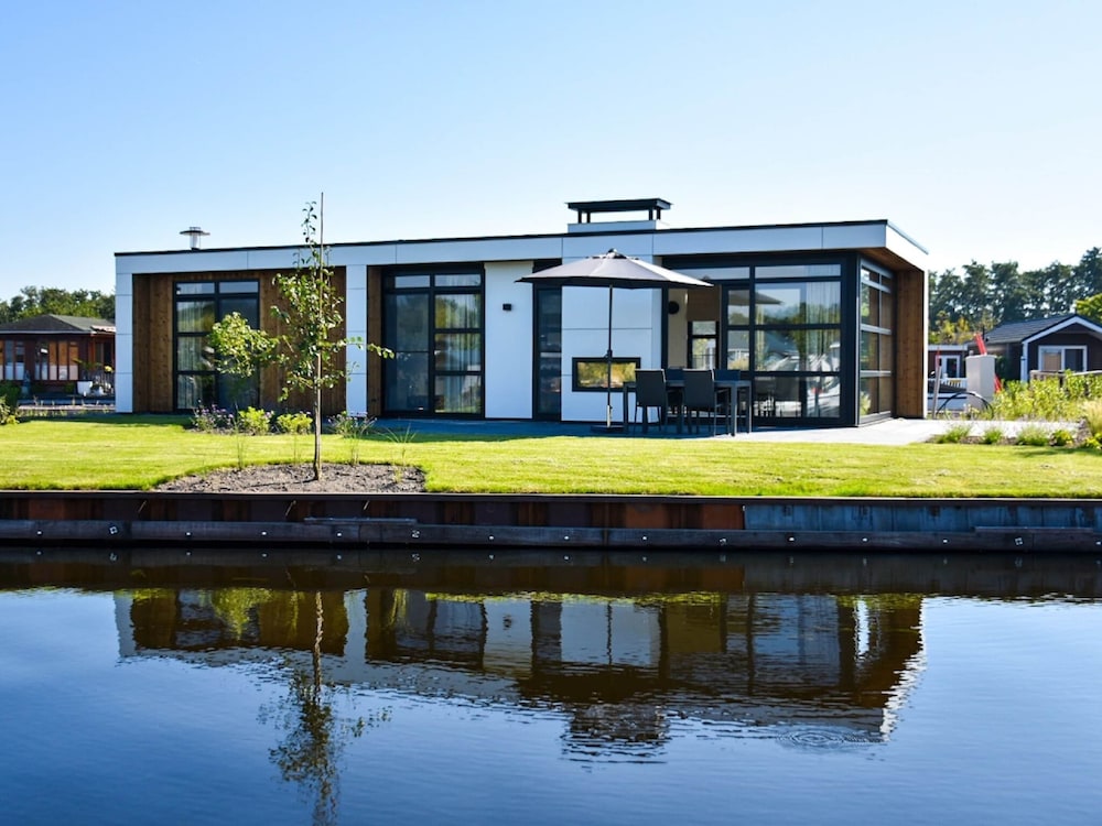Modern Holiday Home Near The Loosdrechtse Plassen - Hilversum