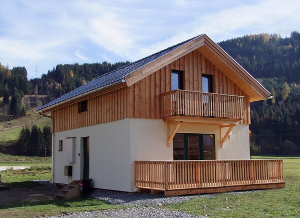 Spacious Chalet With Ir Sauna And Whirlpool - Murau