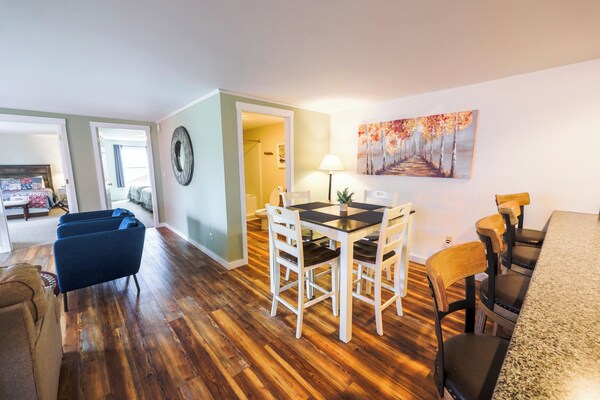 Downtown Greenville Spacious Apartment - Moosehead Lake, ME