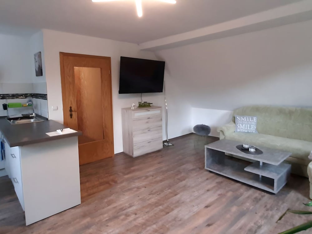 Quaint Apartment In Bergk With Garden - Schleiz