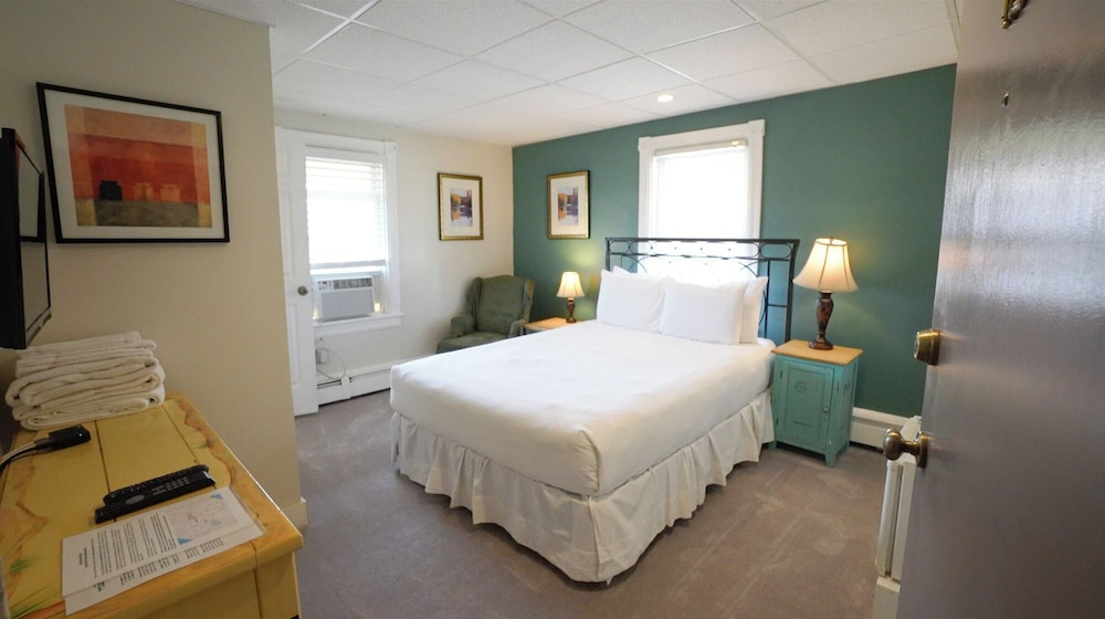 Cozy Hotel Room 250 Feet From The Boardwalk And Beach. - Atlantic City, NJ