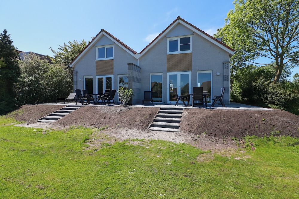 Nice Holiday Home With Bubble Bath - Makkum