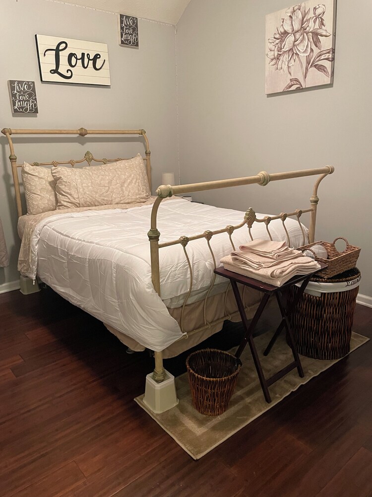 Montgomery, Alabama Peaceful Palace - Mount Meigs | Vrbo