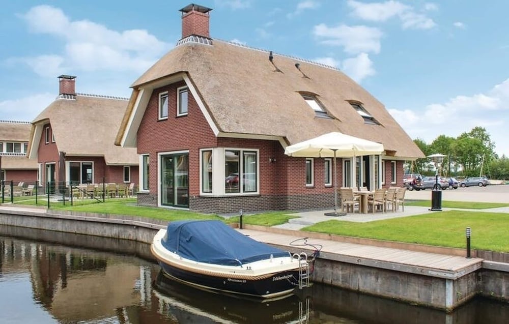 Villa With Sauna, On A Holiday Park On The Water - Friesland
