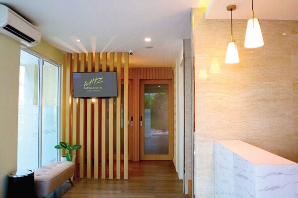 Whiz Capsule Thamrin Jakarta - Jakarta