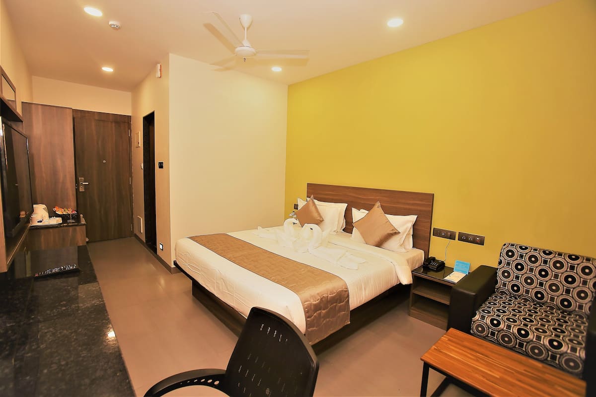 Quarto Duplo Premium, Vista para a cidade | Cofre no quarto, secretária, cortinas/cortinados opacos, Wi-fi grátis