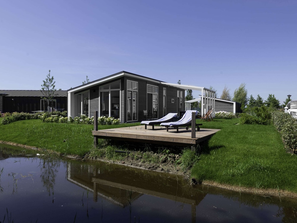 Chalet On The Edge Of The Forest On A Holiday Park - Wemeldinge