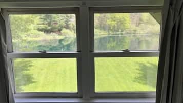 Quarto Panorâmico, várias camas, vista para a montanha | 1 quarto, cortinas/cortinados opacos, ferro/tábua de engomar
