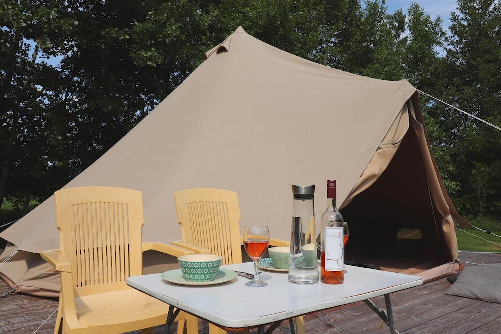 Glamour Tent In Frisian Woods Near Cycling Route - Frise