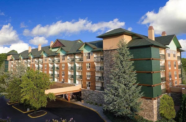 Grand Smokies Resort Lodge - Blue Ridge Mountains