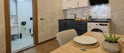 Suite Júnior, varanda, vista para a montanha | 1 quarto, secretária adequada para computadores portáteis