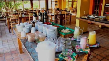 Café da manhã self-service grátis todos os dias