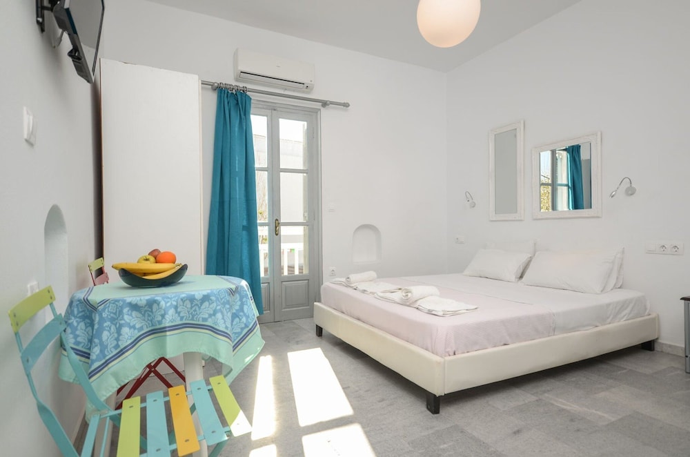 Endearing Naxos Apartment | Quadruple Studio | Private Balcony | City Center | Saint George - Naxos