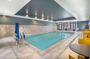 Piscina interior